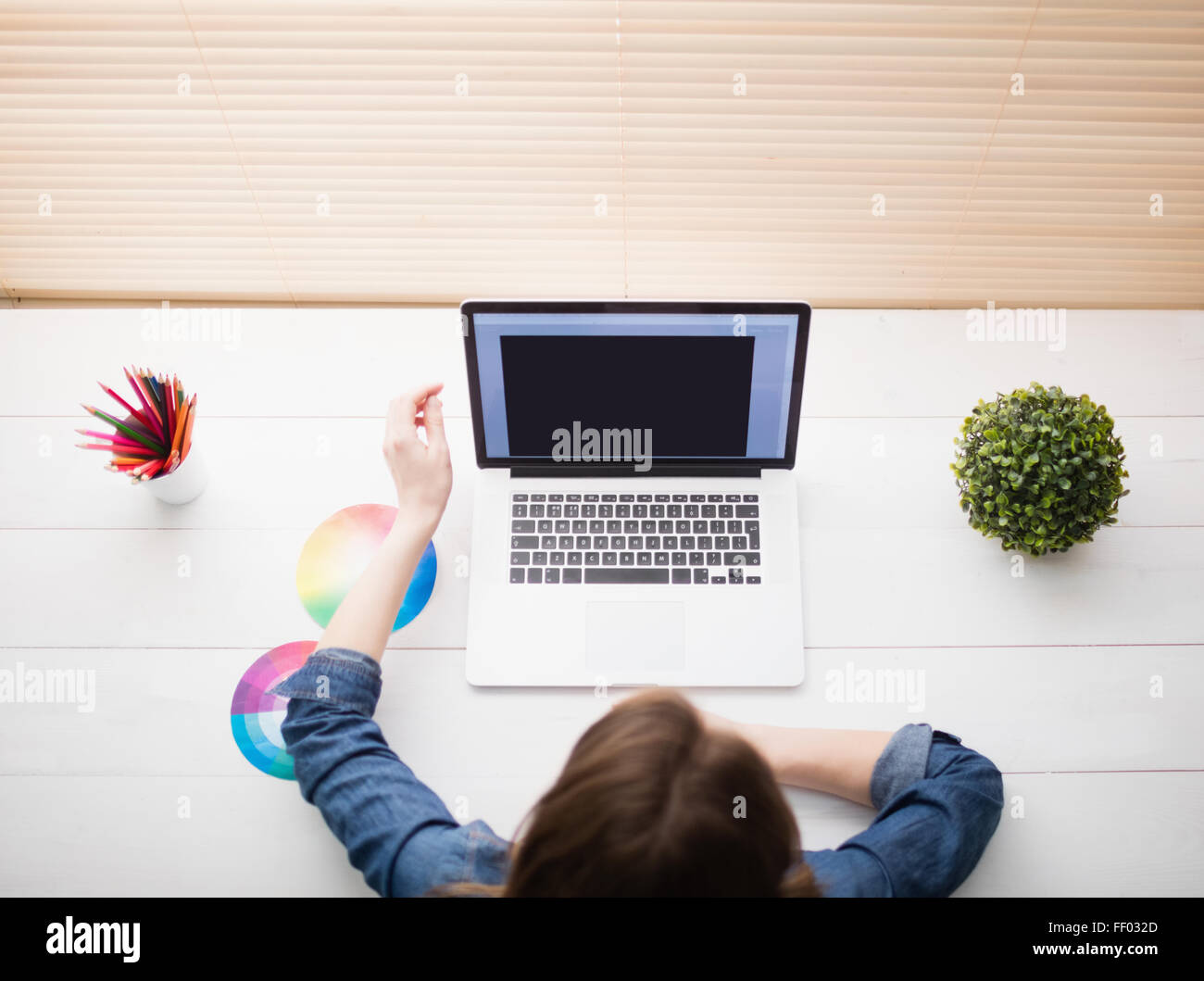 Overhead laptop hi-res stock photography and images - Alamy