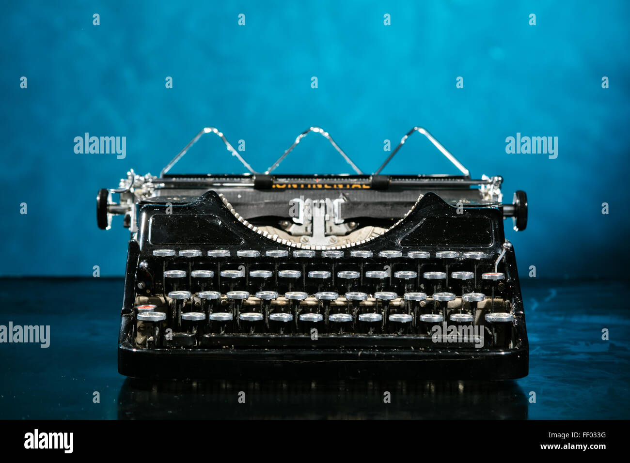 Vintage blue typewriter hi-res stock photography and images - Alamy