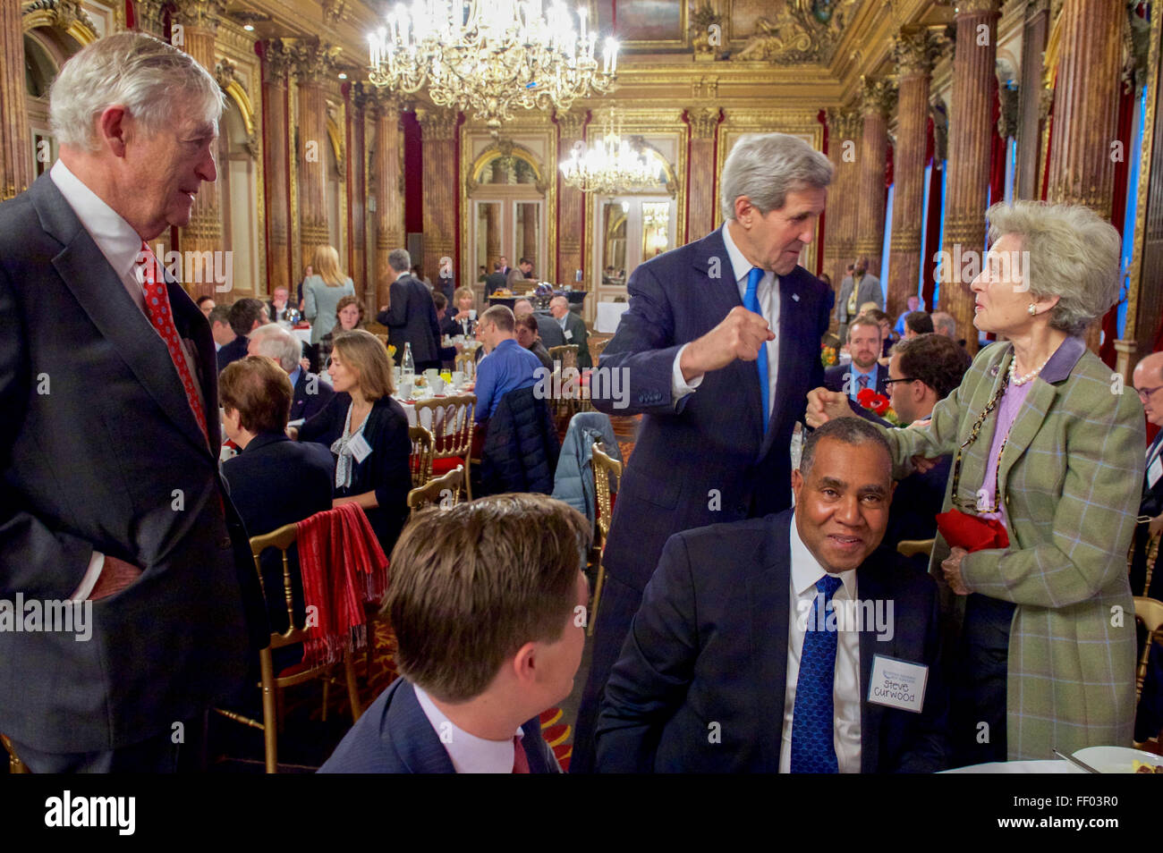 Secretary Kerry Greets Former Senator and UN Foundation Vice Chair Tim ...