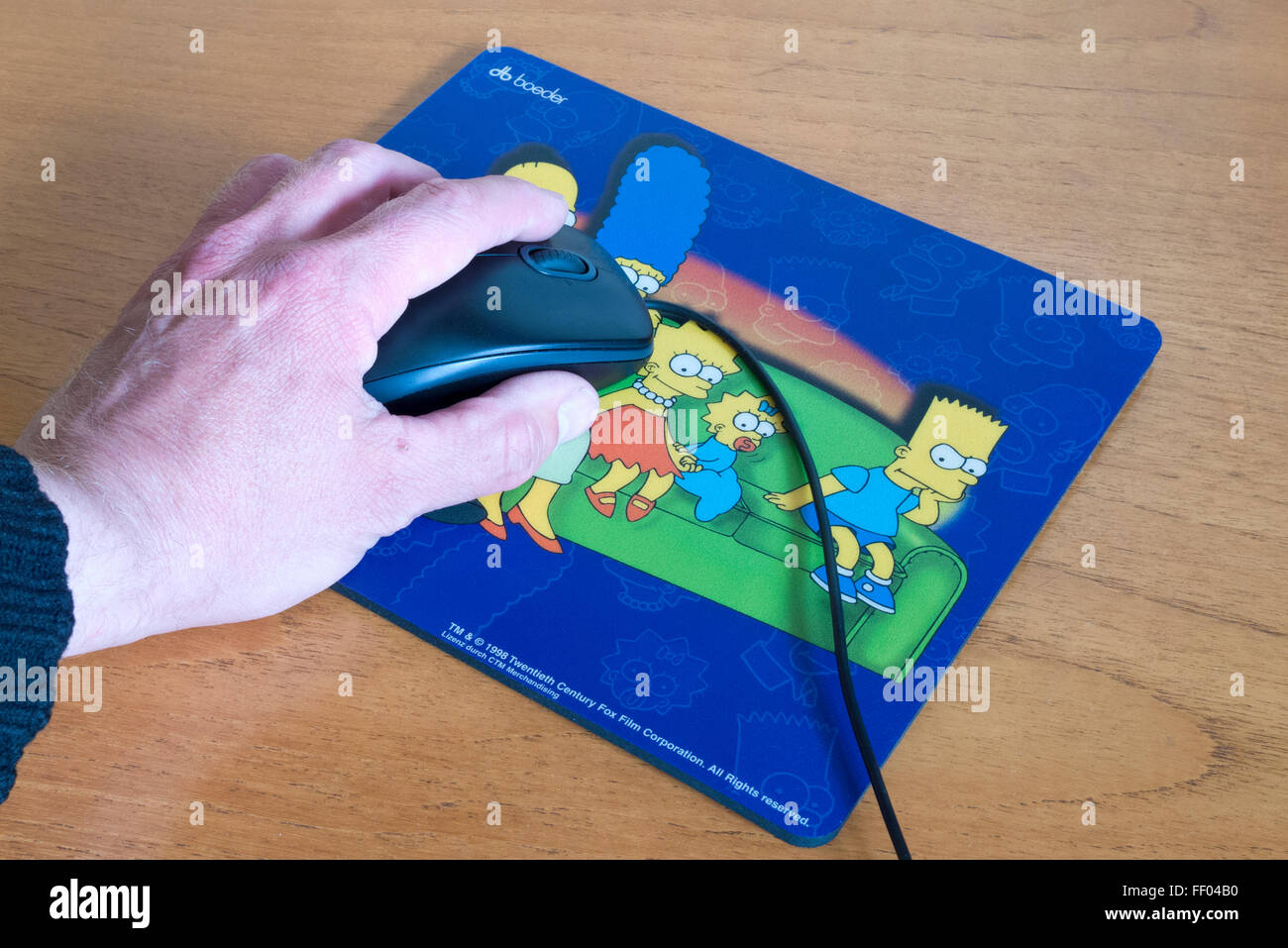 Mans hand using computer mouse hi-res stock photography and images - Alamy