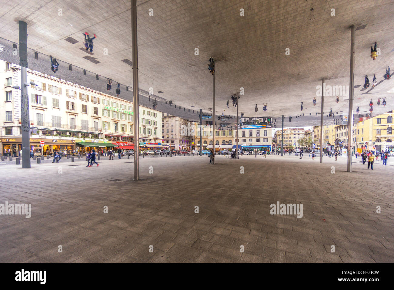Marseille Vieux Port , Ombriere mirror Norman Foster of the Old Port ...