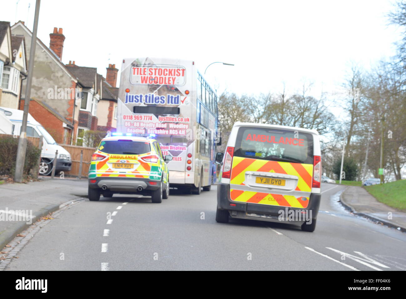News accident buses hi-res stock photography and images - Alamy