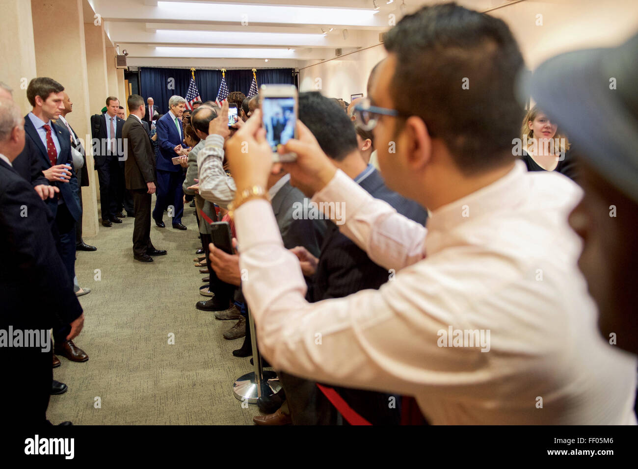 Secretary Kerry Greets U.S. Embassy Riyadh Workers and Their Families ...