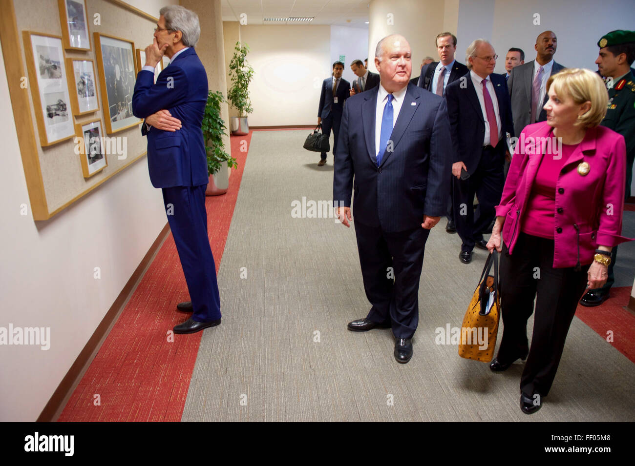 Secretary Kerry Looks at Display of Presidents and Saudi Kings at U.S ...