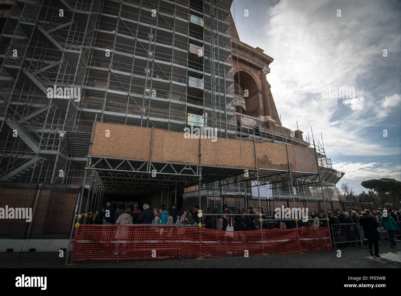 Rome, Italy. 09th Feb, 2016. Start of dismantling the scaffolding after ...