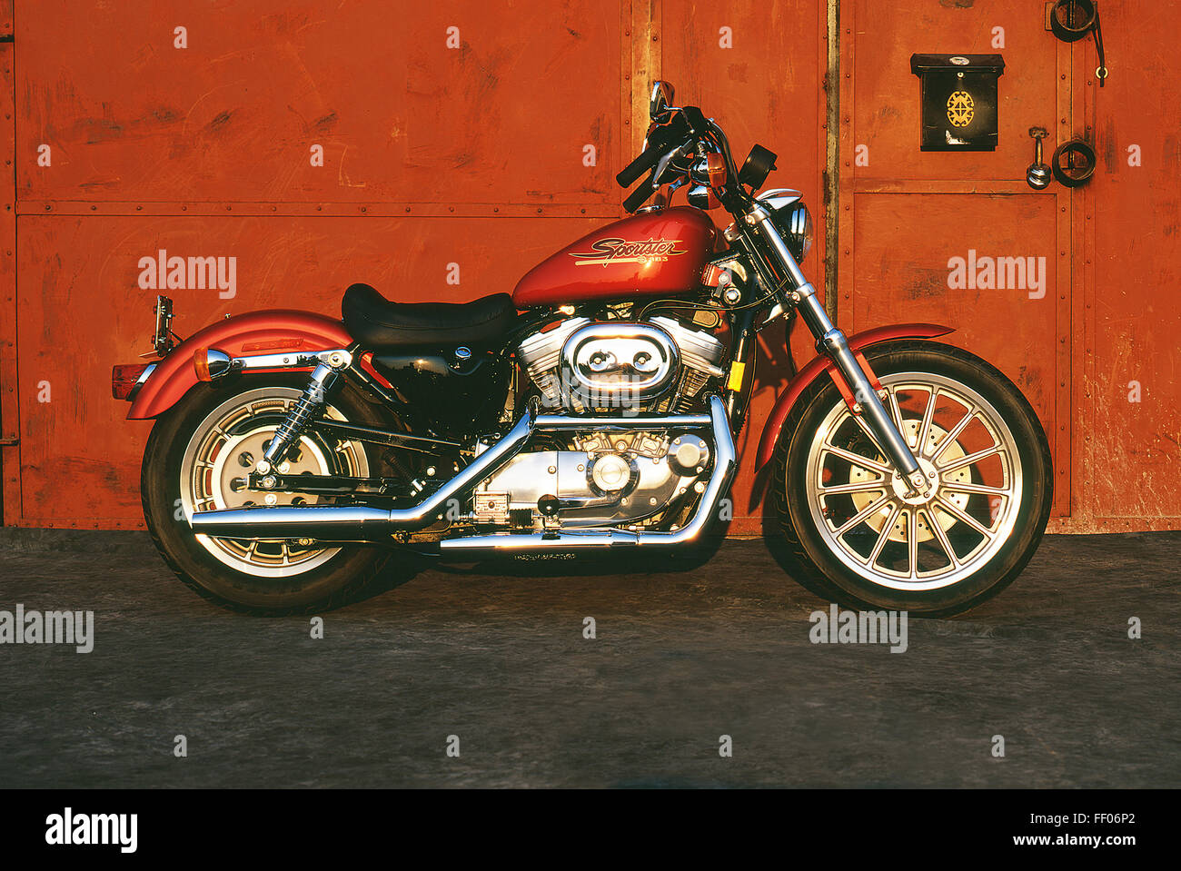 Harley davidson motorcycle live ride hi-res stock photography and ...