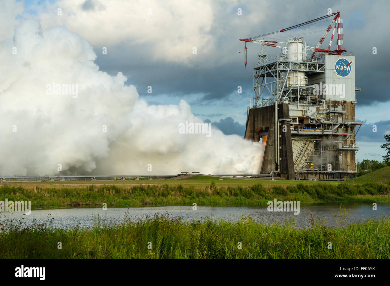 The RS-25 rocket engine undergoes its second test as part of NASA's ...