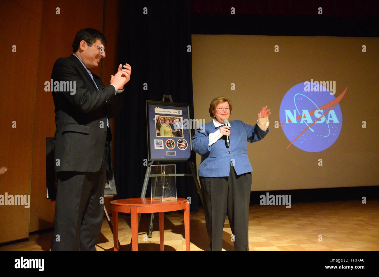 Senator Barbara Mikulski Visits NASA Goddard Stock Photo - Alamy