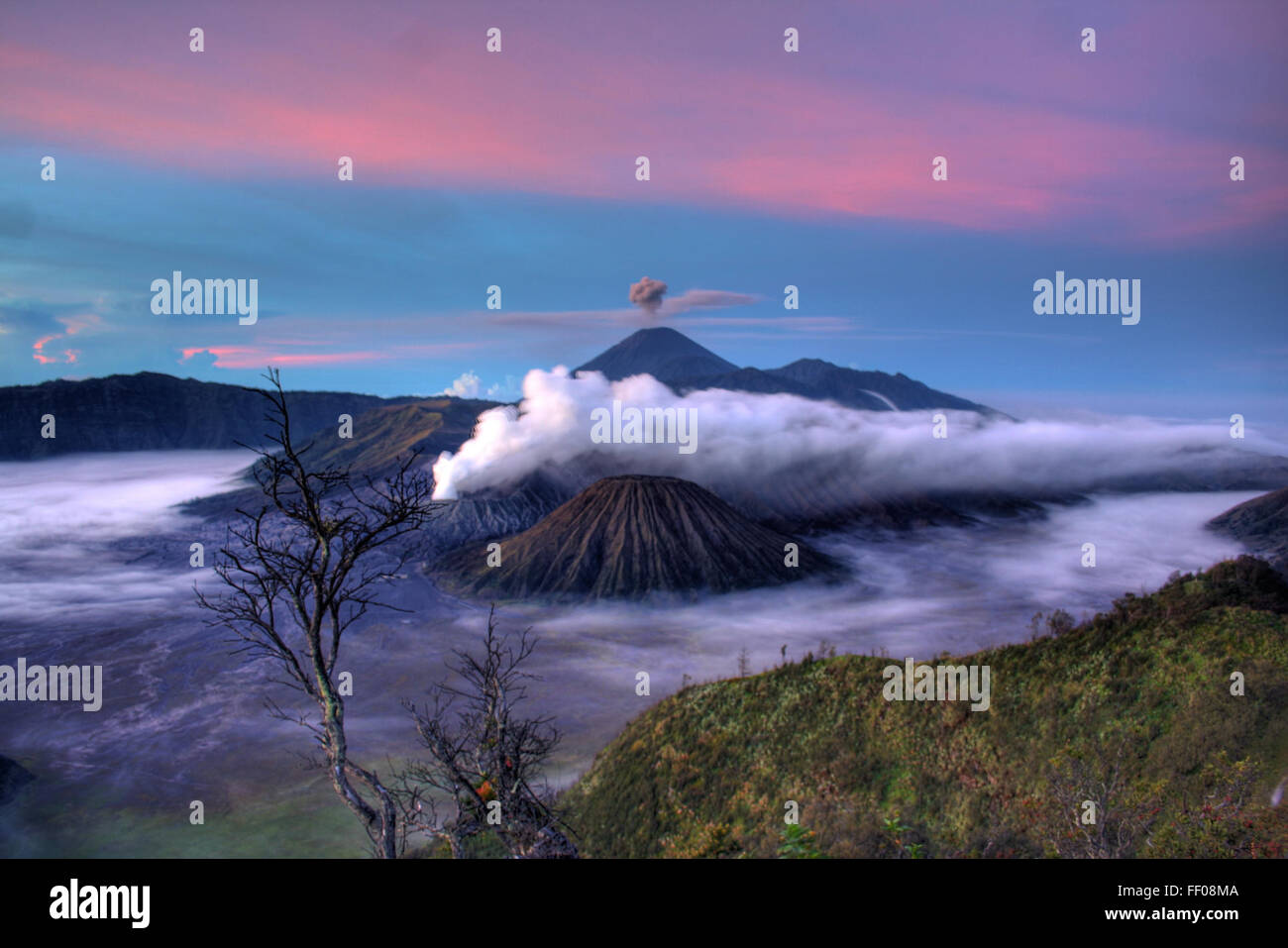 Volcanic eruption in indonesia hi-res stock photography and images - Alamy