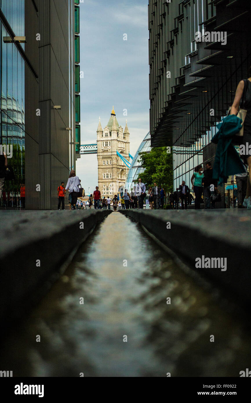 Between the buildings hi-res stock photography and images - Alamy