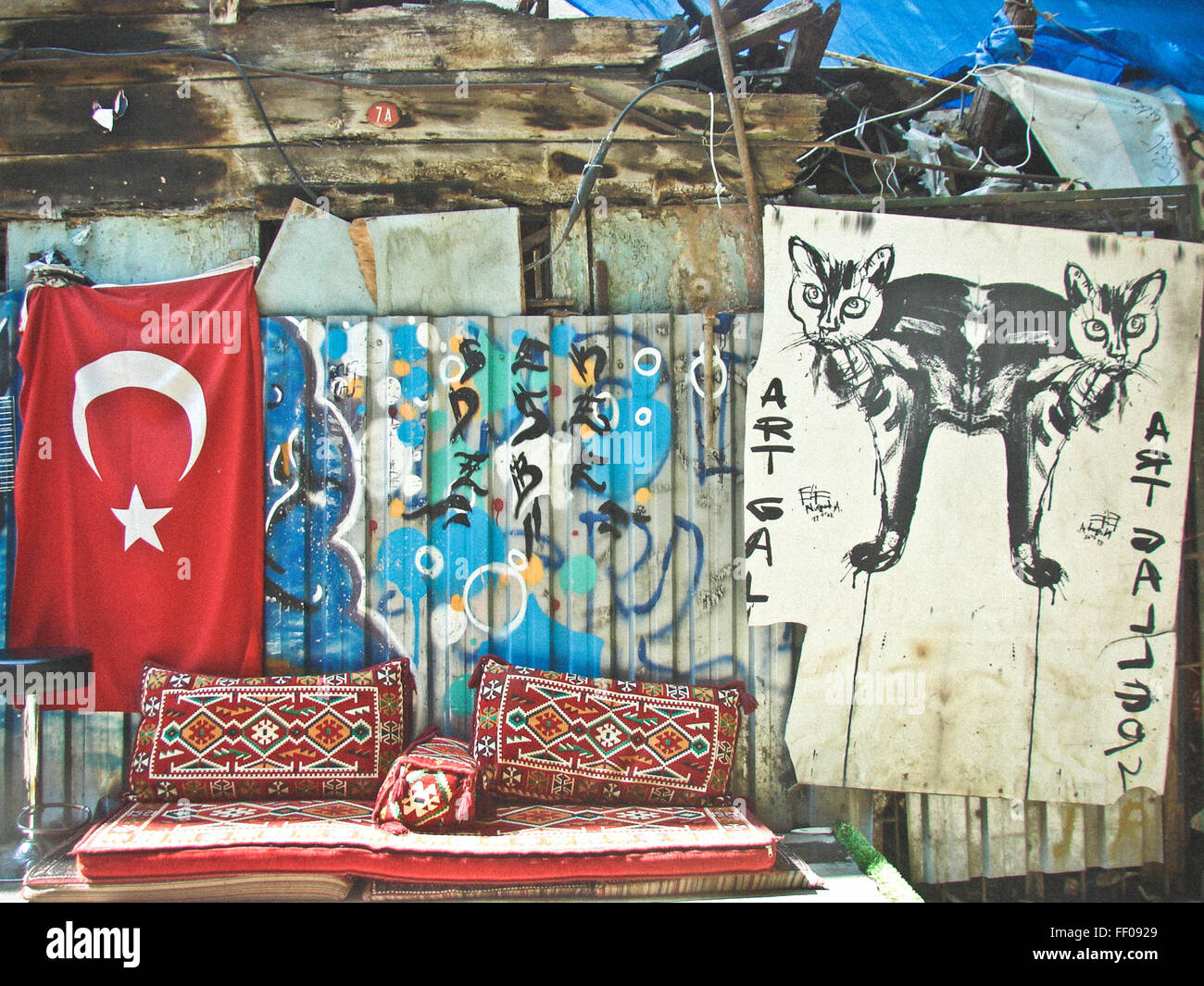 Street art featuring a graffiti interpretation of the Turkish flag ...