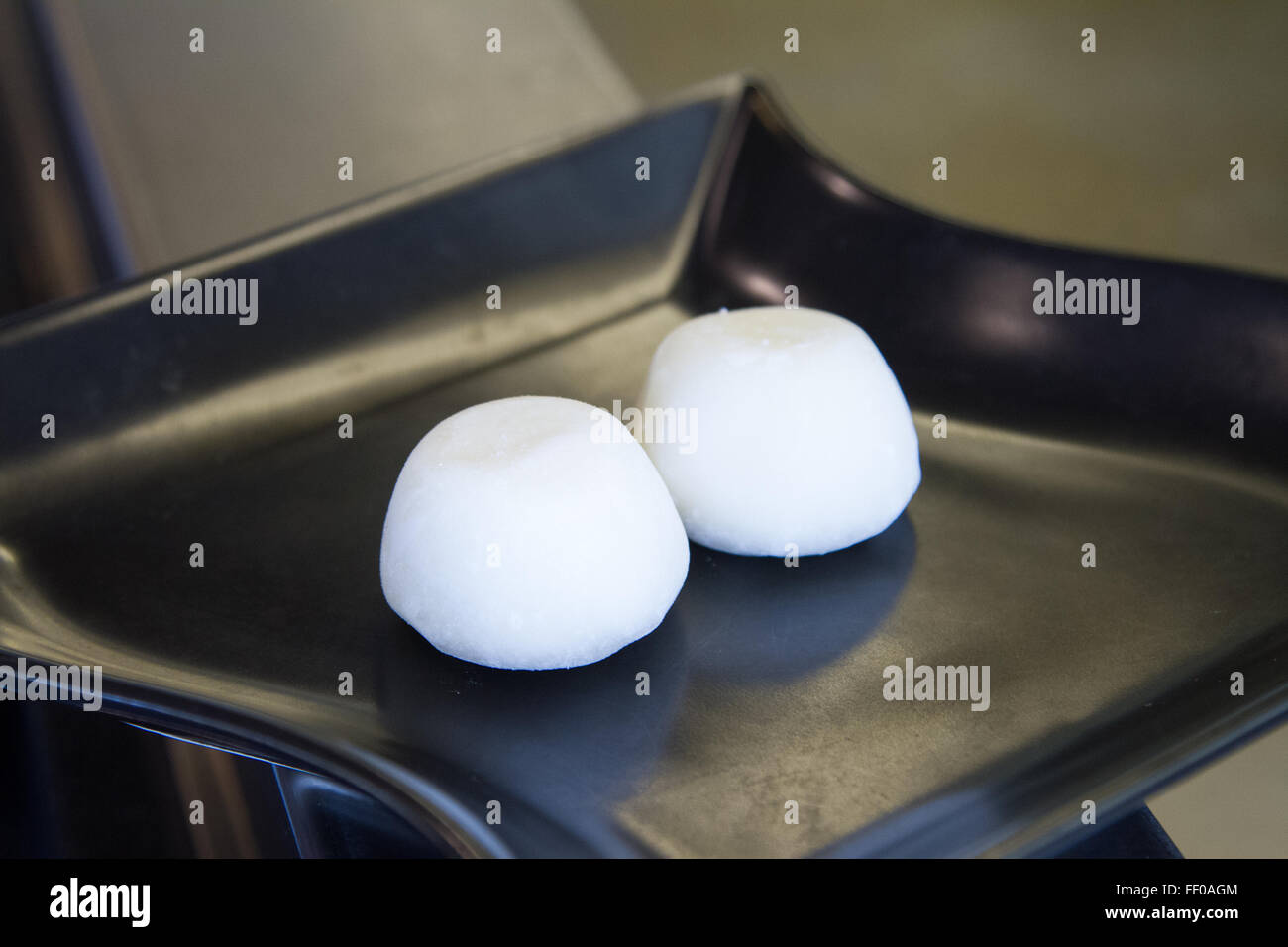 Mochi Japanese sticky rice cakes Stock Photo - Alamy