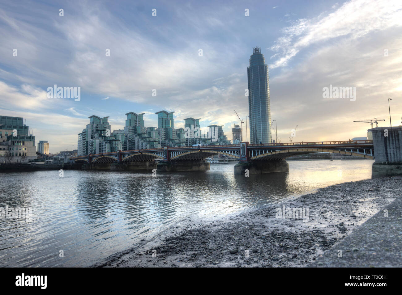 Also known as the vauxhall tower vauxhall bridge hi-res stock ...
