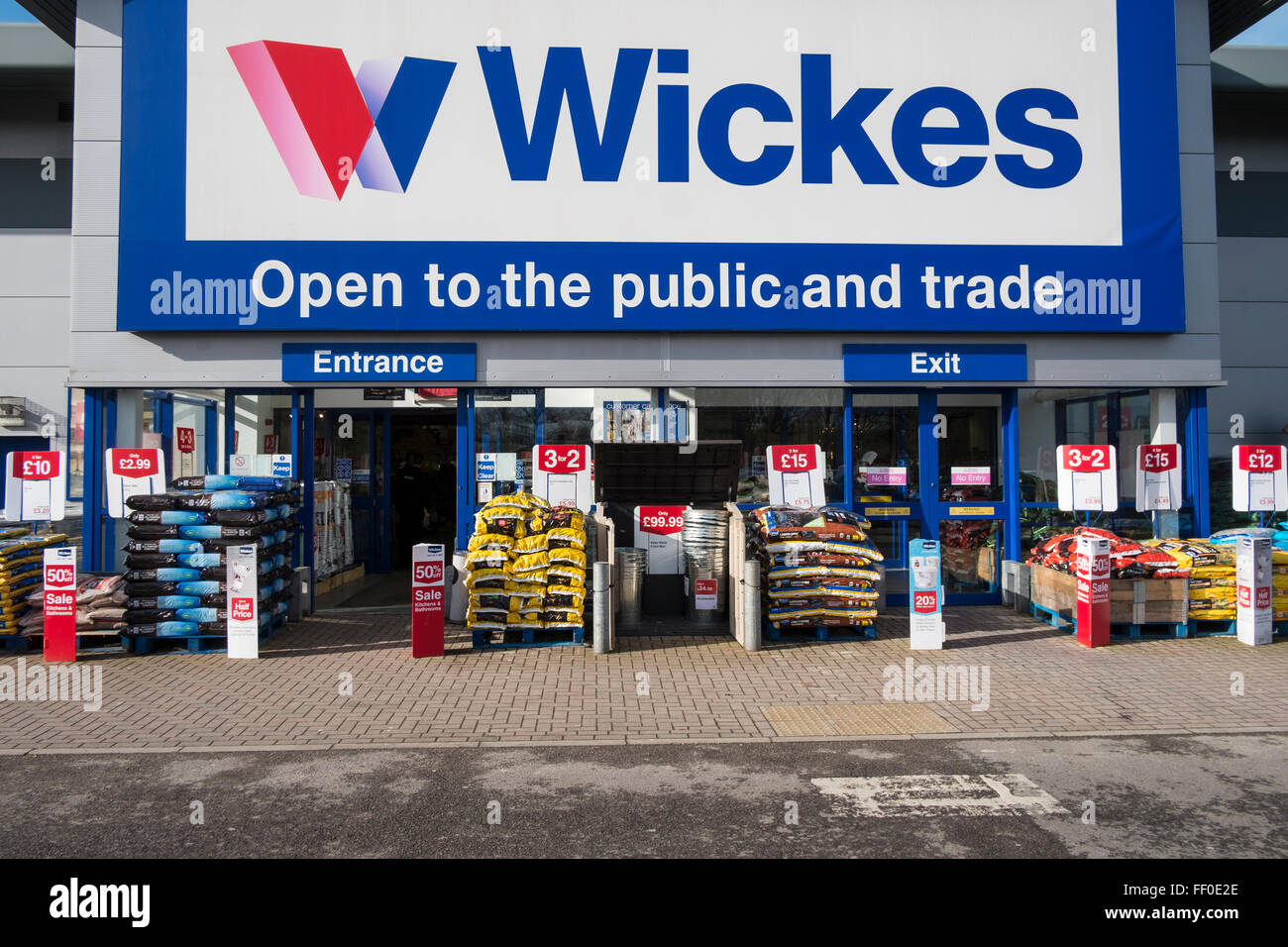 Wickes diy store uk hi-res stock photography and images - Alamy
