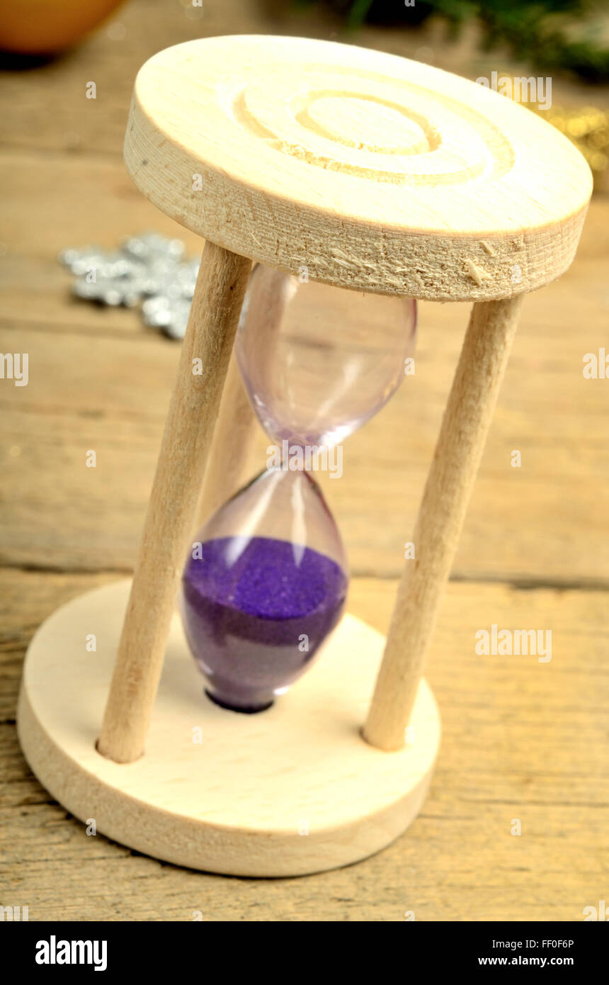Time glass hi-res stock photography and images - Alamy