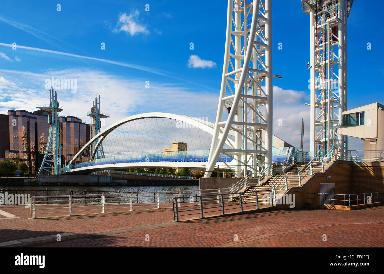 Lowry centre millennium bridge salford hi-res stock photography and ...