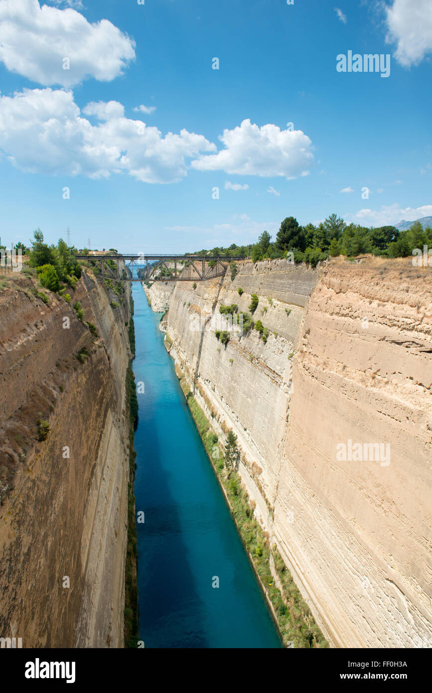Corinth canal that connects the Gulf of Corinth with the Saronic Gulf ...