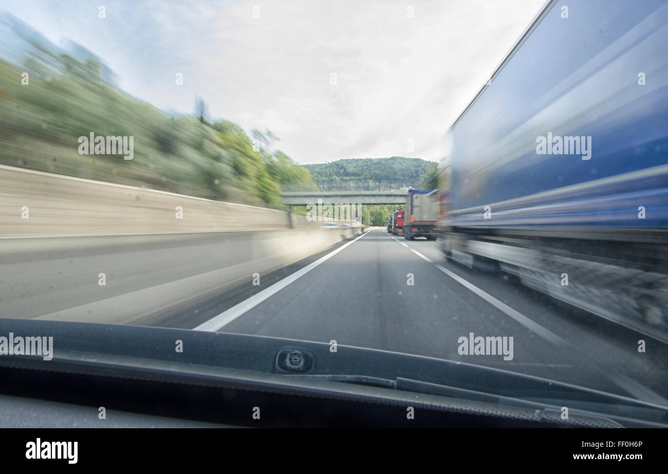 Overtaking overtake hi-res stock photography and images - Alamy