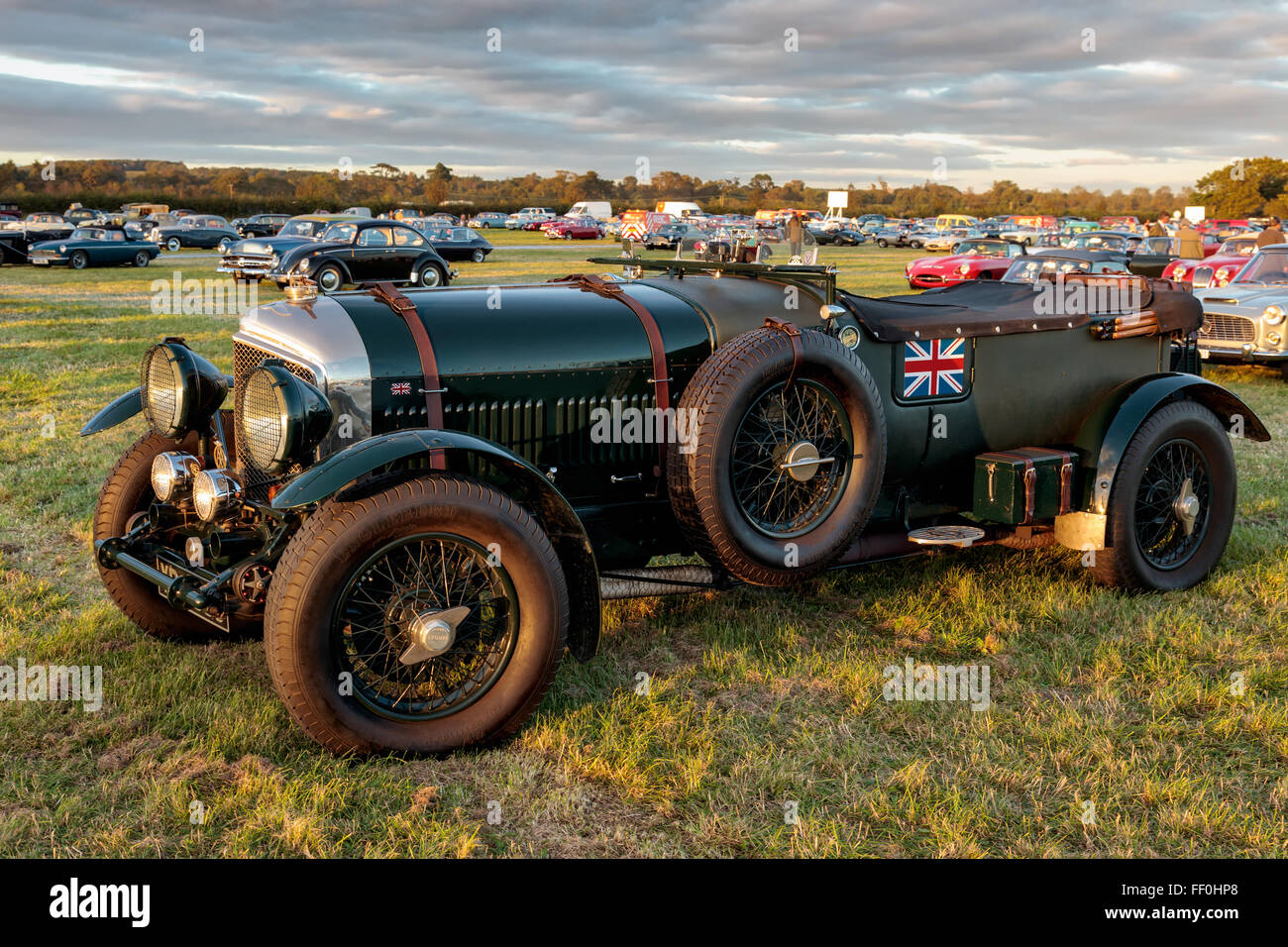 Vintage bentley hi-res stock photography and images - Alamy
