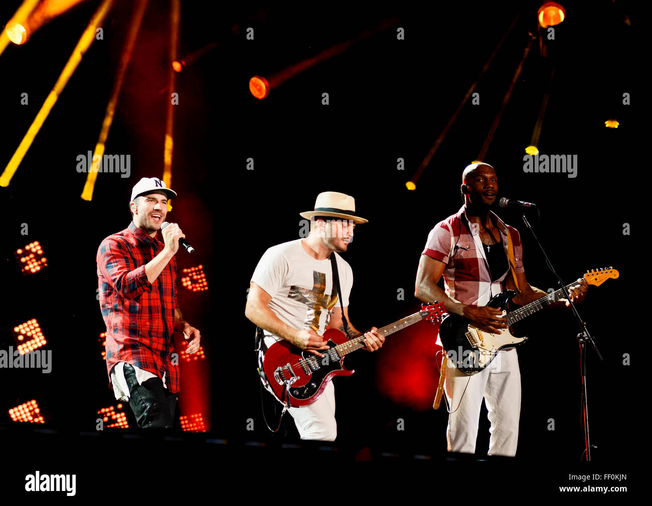 Sam Hunt Performing at the CMA Music Festival in Nashville Tennessee ...