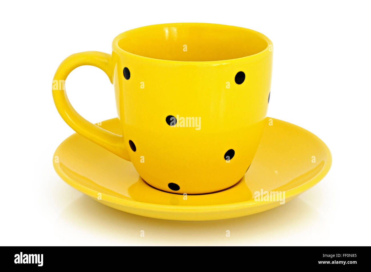 Empty tea cup and saucer hi-res stock photography and images - Alamy