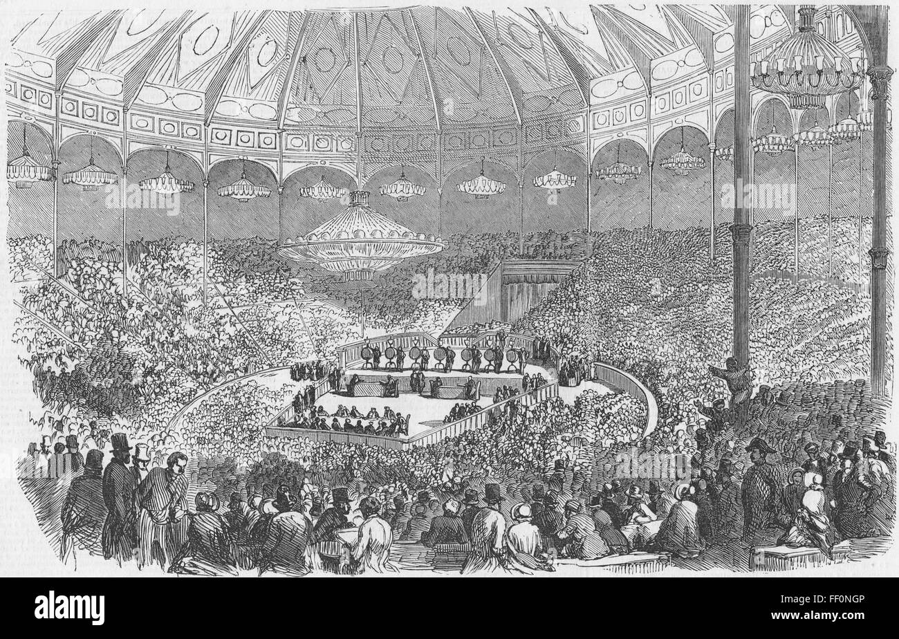 Circus paris hi-res stock photography and images - Alamy