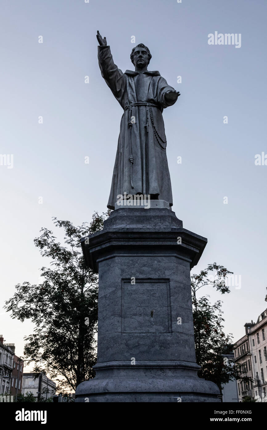 Statue of Father Mathew, Apostle of Temperance, in O'Connell Street in ...