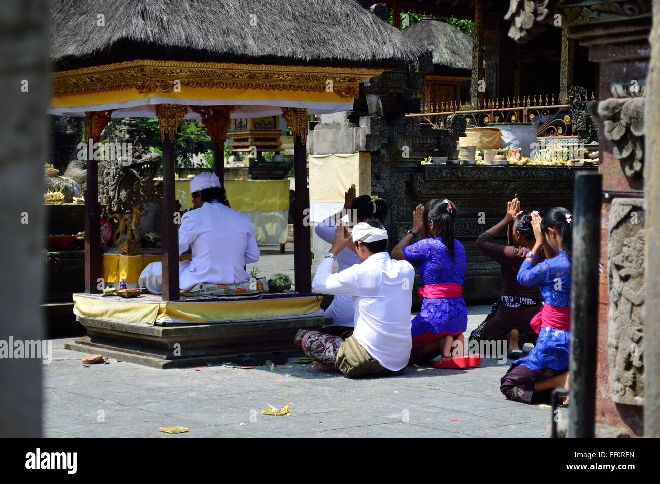 People pray in temple Stock Photo - Alamy