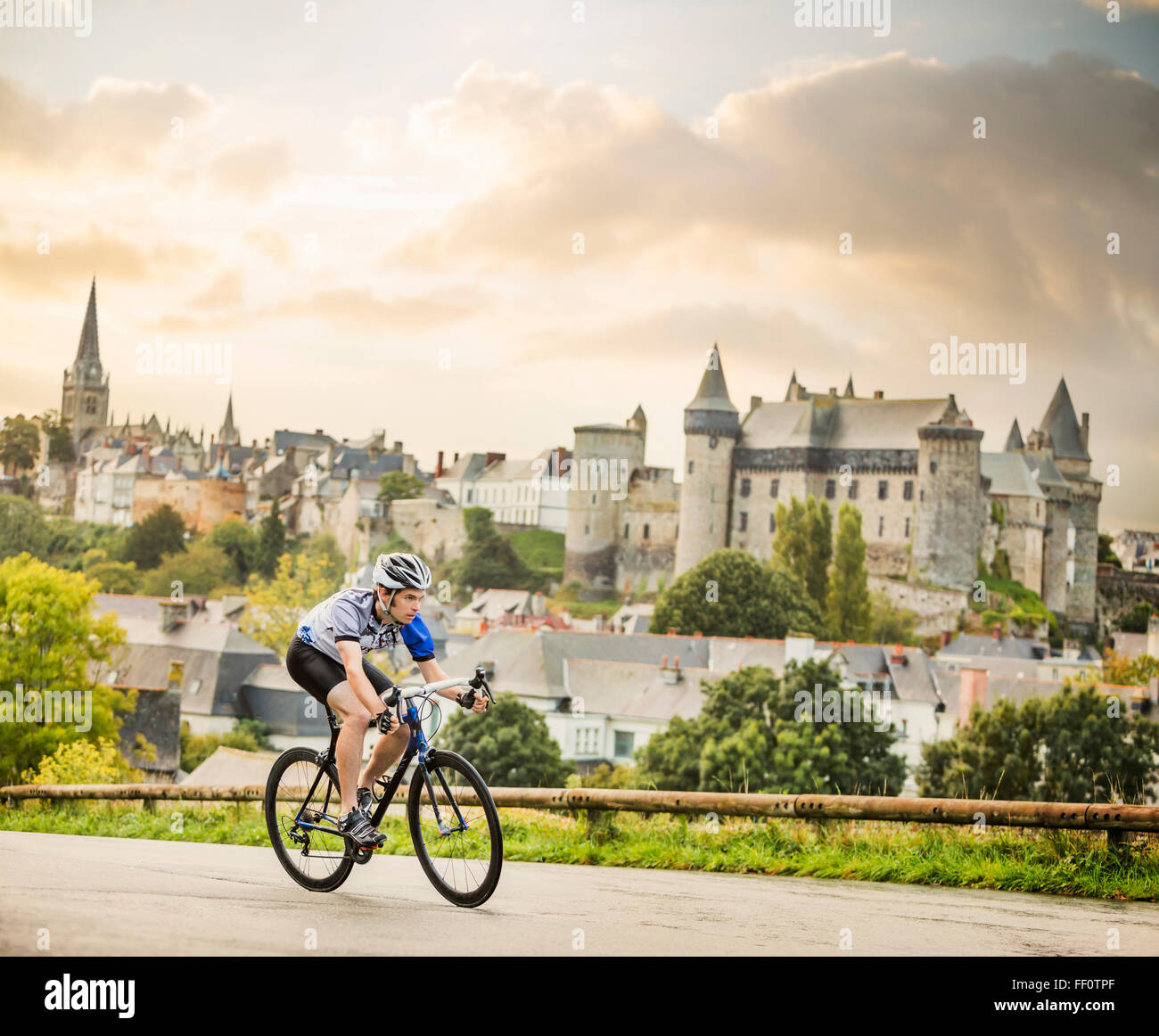 30 man cycling hi-res stock photography and images - Alamy