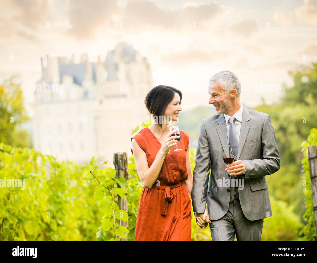 Couple drinking wine france vineyard hi-res stock photography and ...
