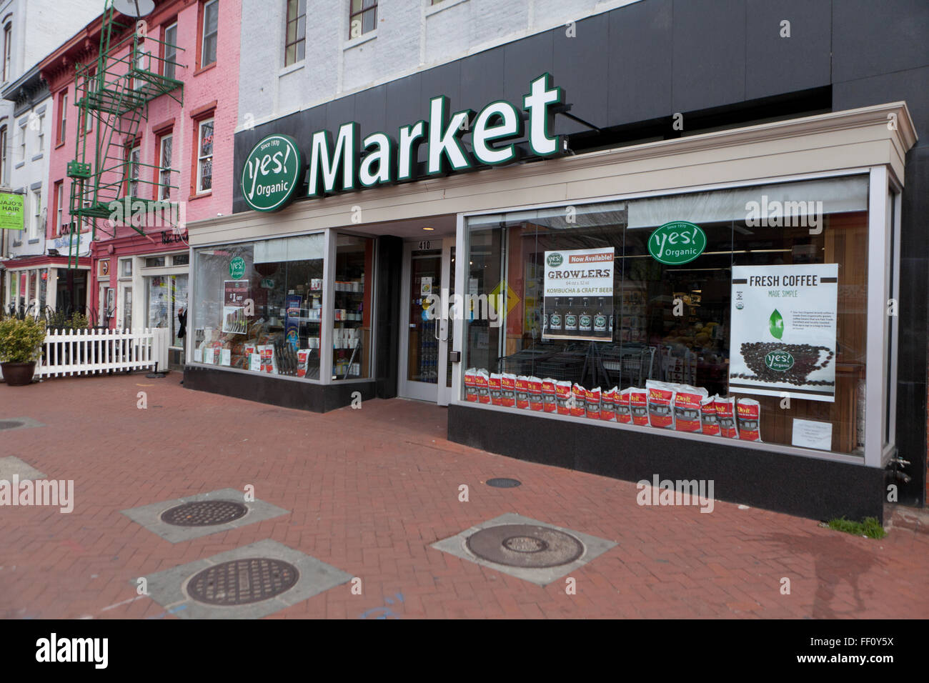 Grocery storefront hi-res stock photography and images - Alamy