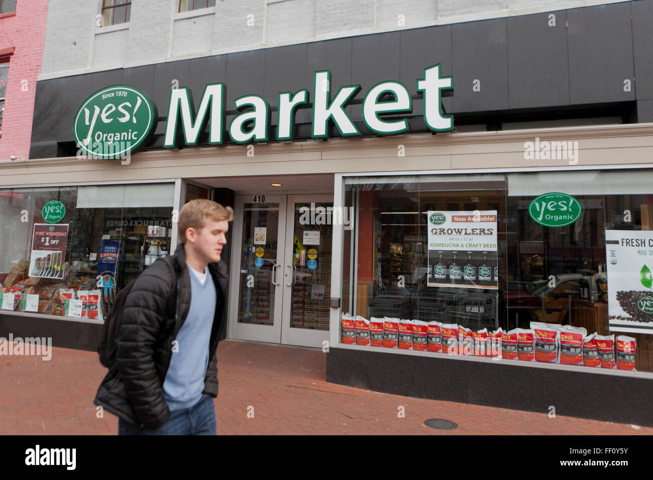 Grocery storefront hi-res stock photography and images - Alamy