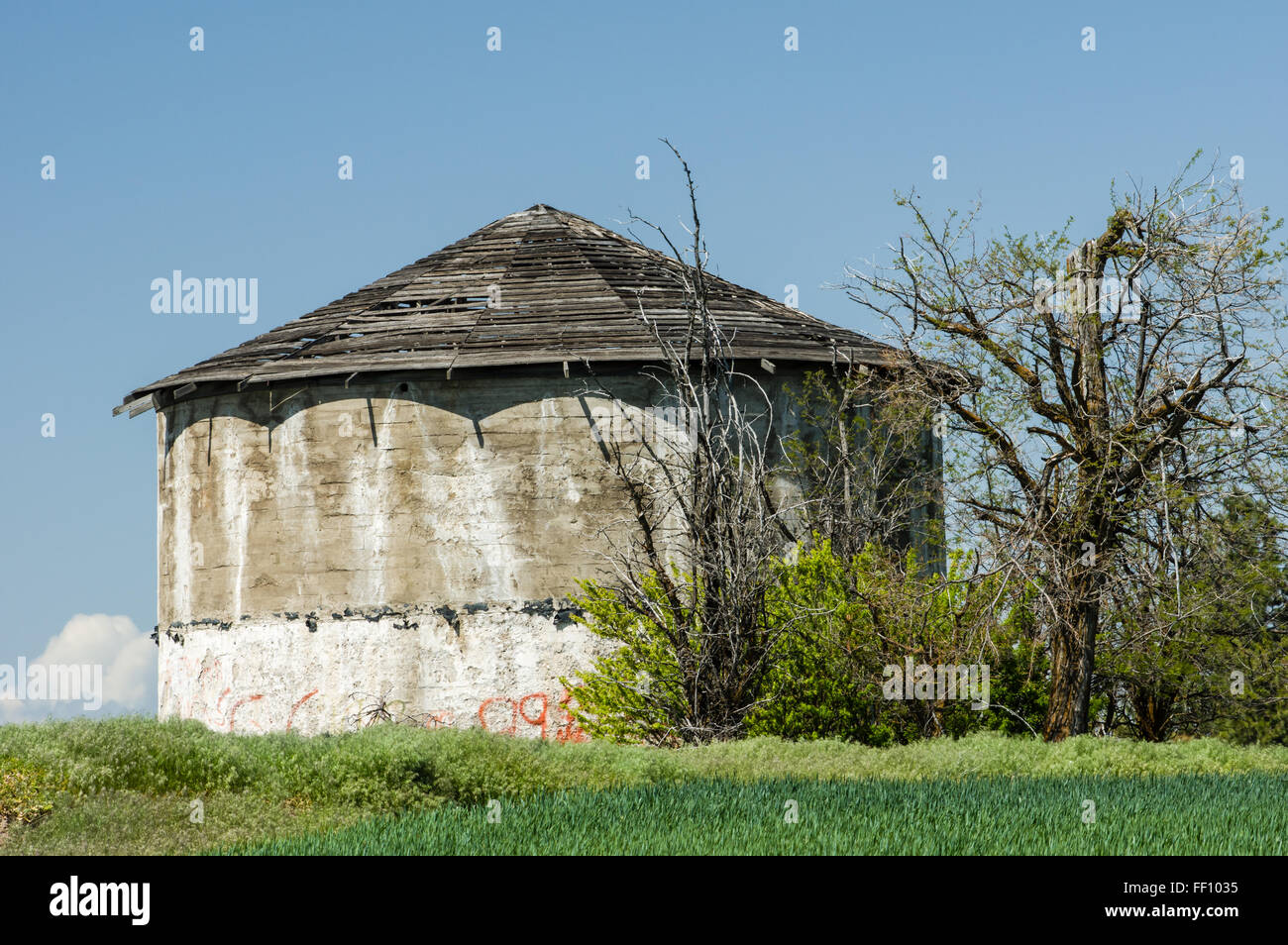 Water storage tank hi-res stock photography and images - Alamy