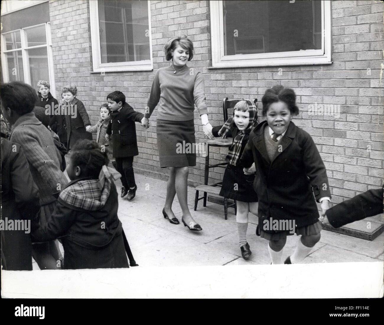 1971 - Immigrants in Britain: White and coloured kids of Fest Park ...