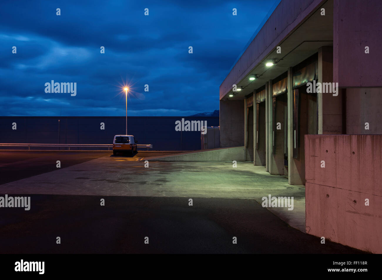 Empty parking hi-res stock photography and images - Alamy