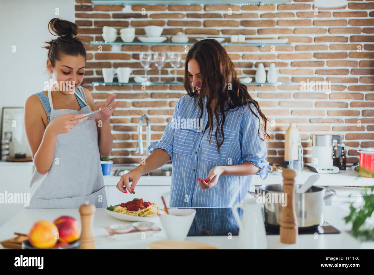 Cooking pasta hi-res stock photography and images - Alamy