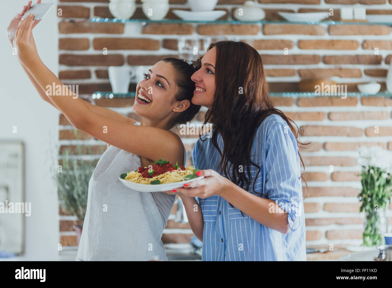 Italian family kitchen portrait hi-res stock photography and images - Alamy