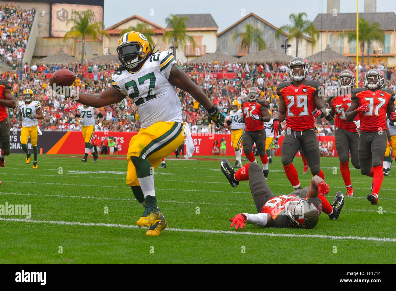 Tampa, FL, USA. 21st Dec, 2014. Green Bay Packers running back Eddie ...