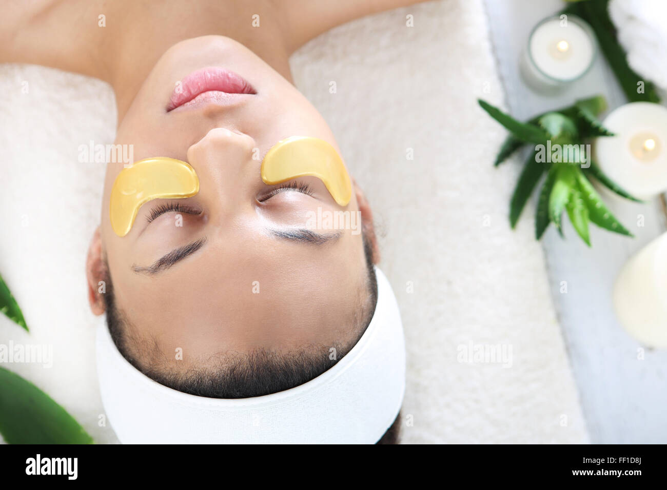 Gold mask collagen hydrogel, cosmetic surgery . Gold pads, reduction of ...