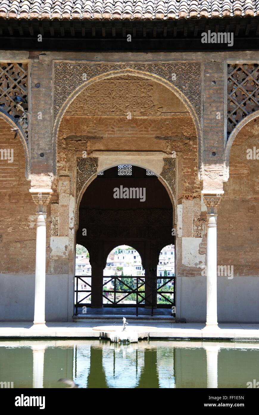 Palacio del Partal (Gardens of the partal), Palace of Alhambra, Granada ...