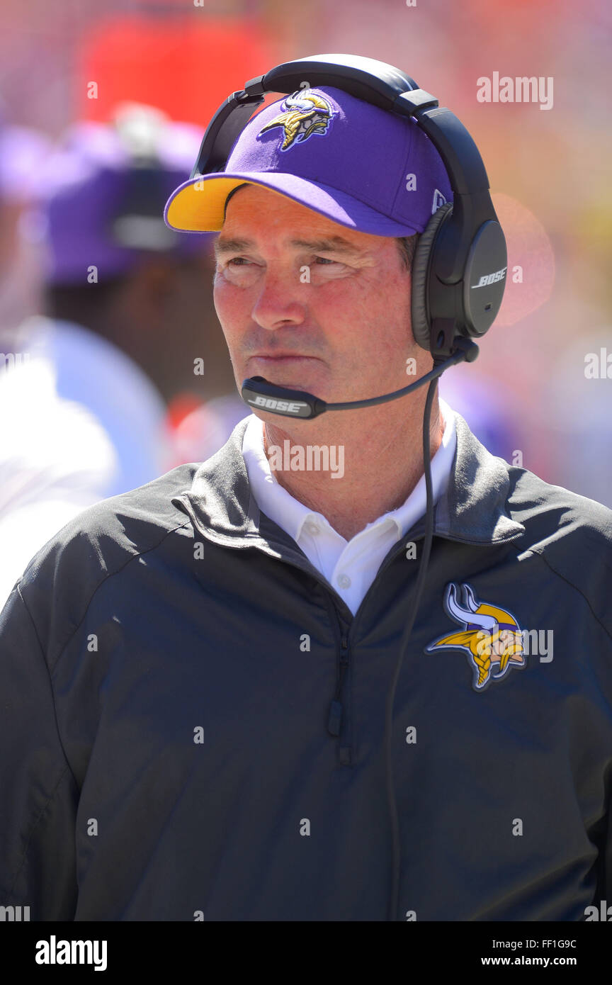 Minnesota vikings head coach hi-res stock photography and images - Alamy