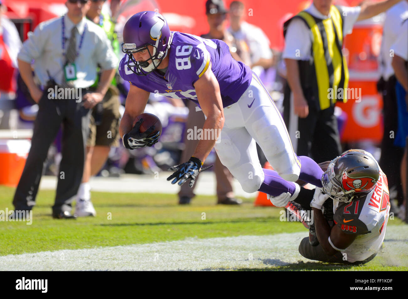 Minnesota vikings tight end hi-res stock photography and images - Alamy