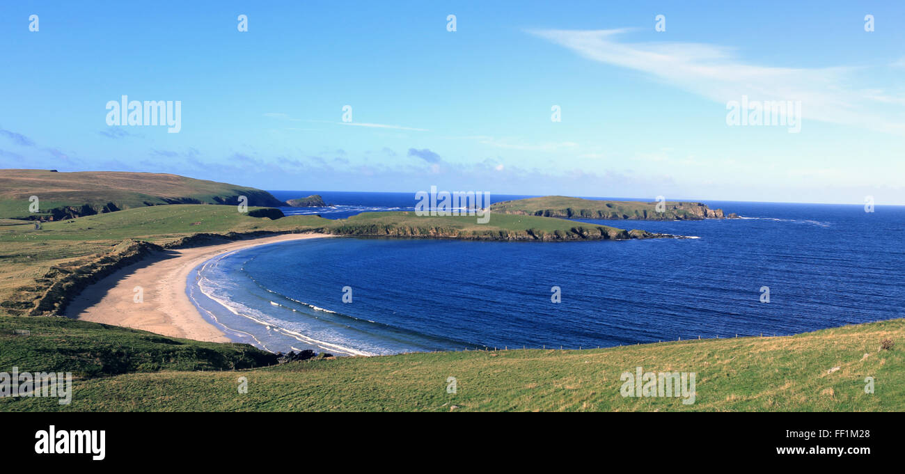 The beautiful sandy beach in the Bay of Scousburgh, south Mainland ...