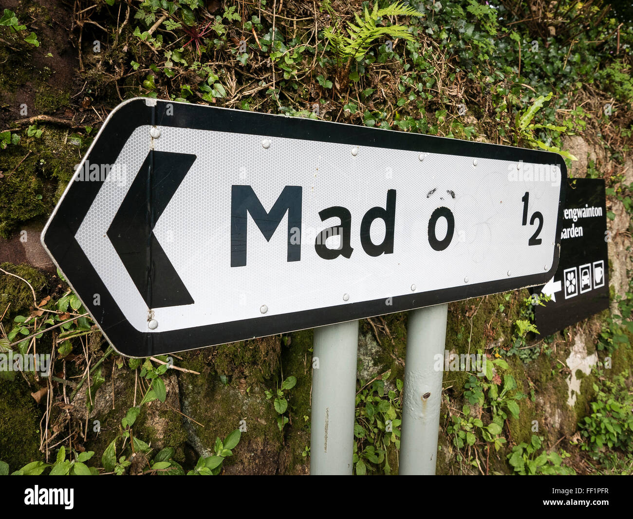 Sign missing letters funny hi-res stock photography and images - Alamy
