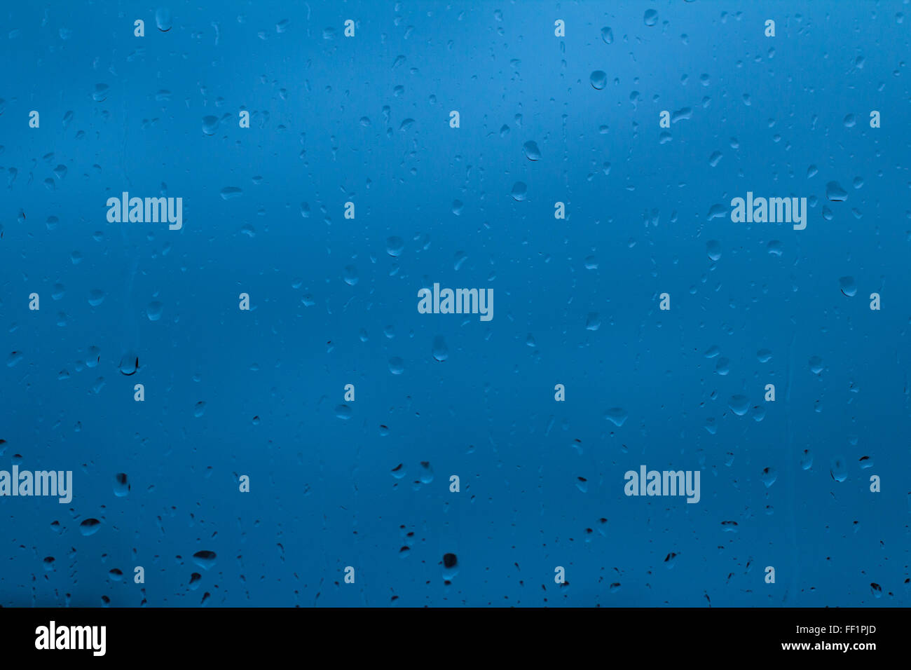 Rain drops on window hi-res stock photography and images - Alamy