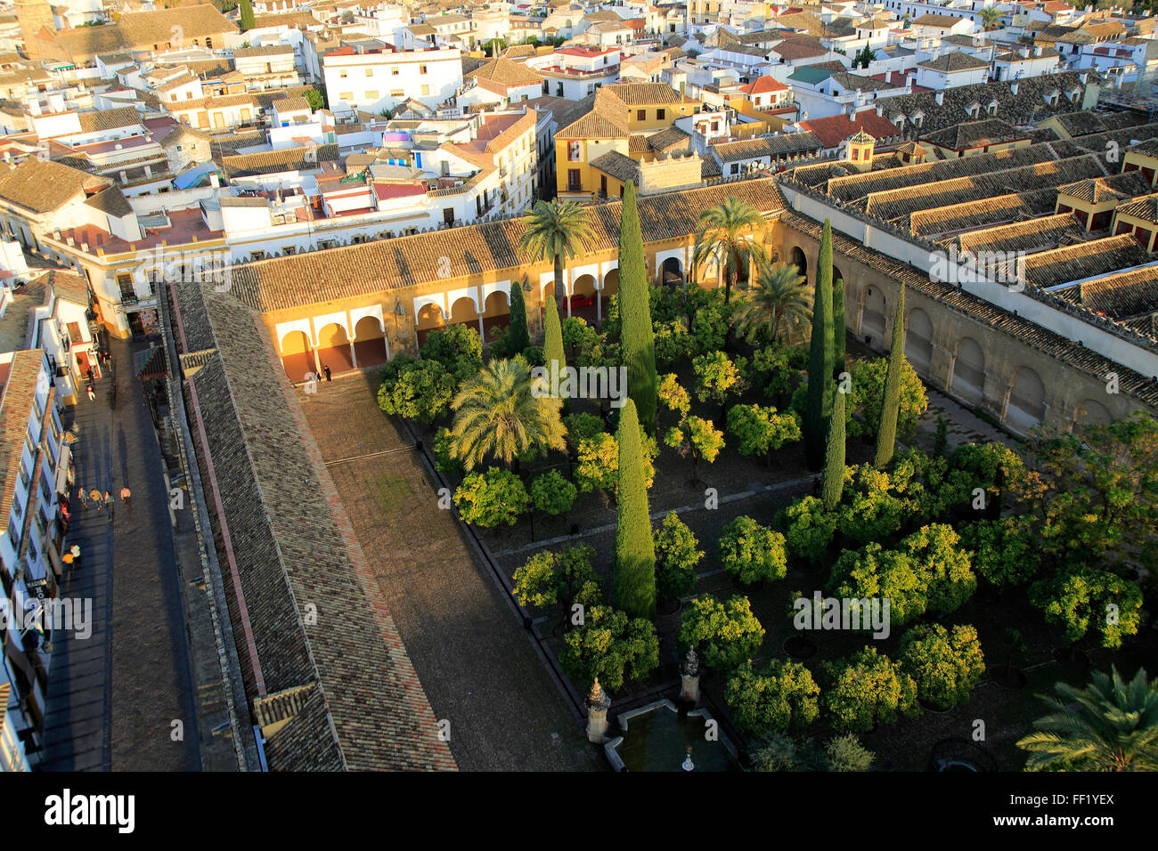 Raised angle view of great mosque courtyard gardens hi-res stock ...