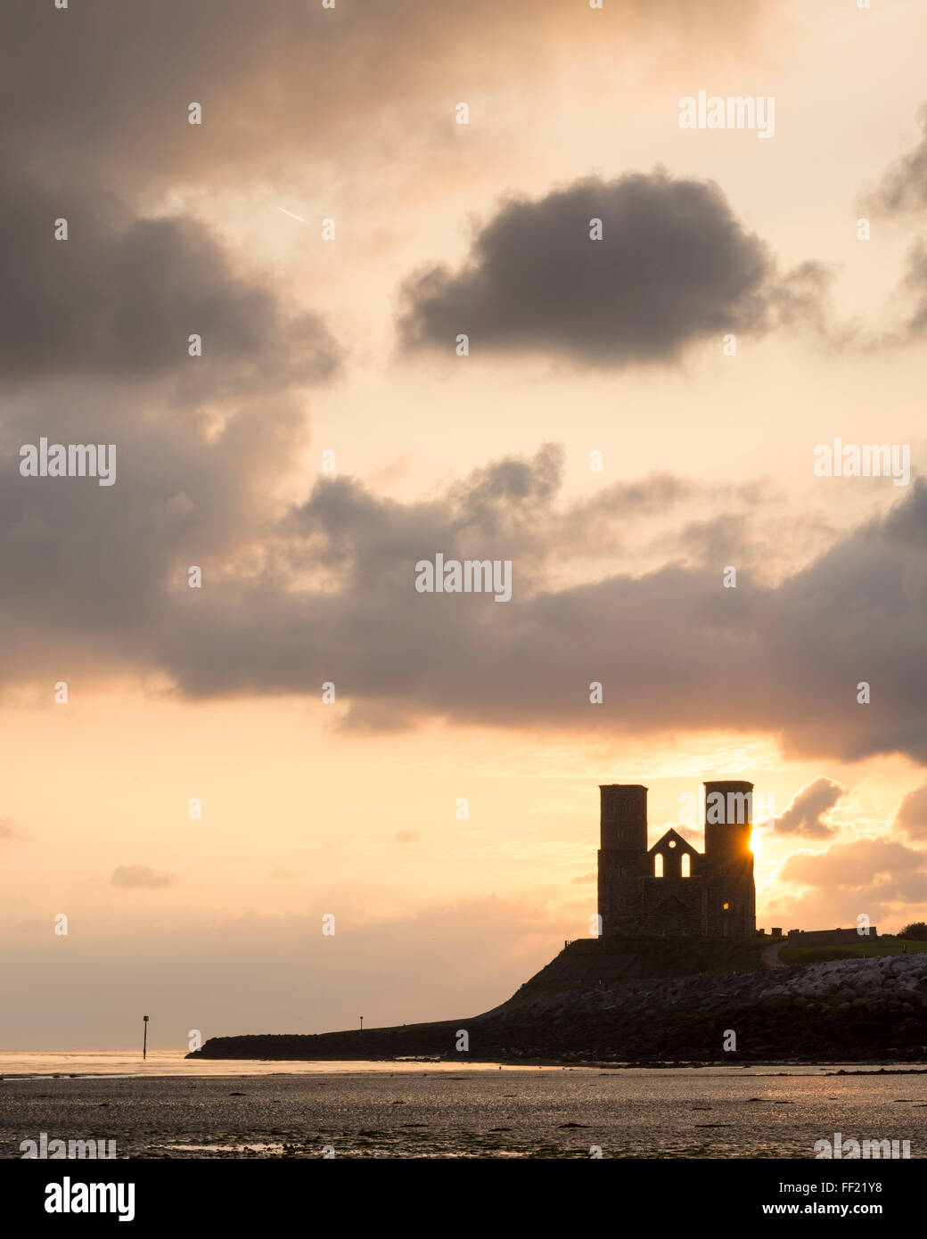 St marys bay beach kent hi-res stock photography and images - Alamy