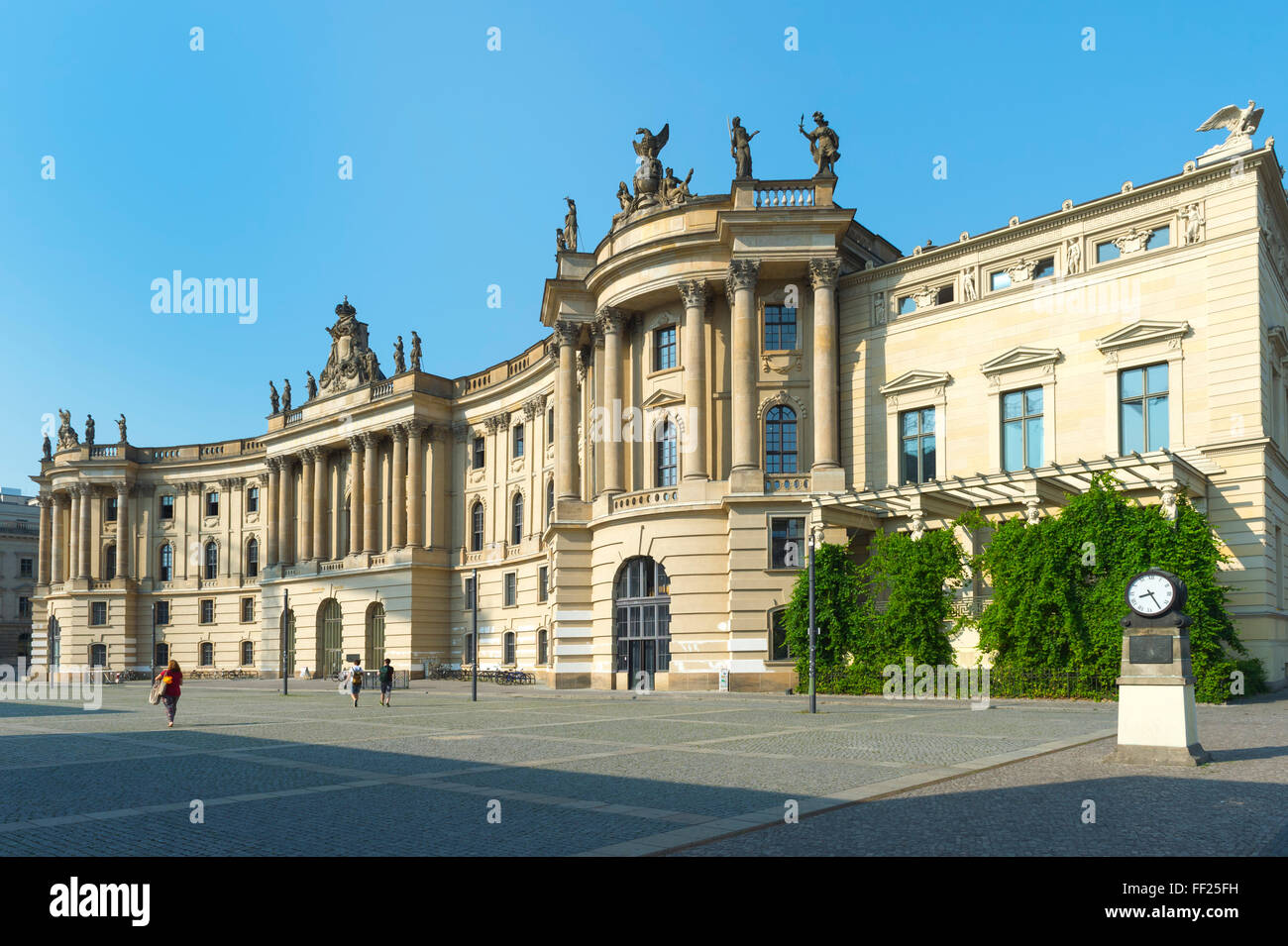 Bibliothek hi-res stock photography and images - Alamy
