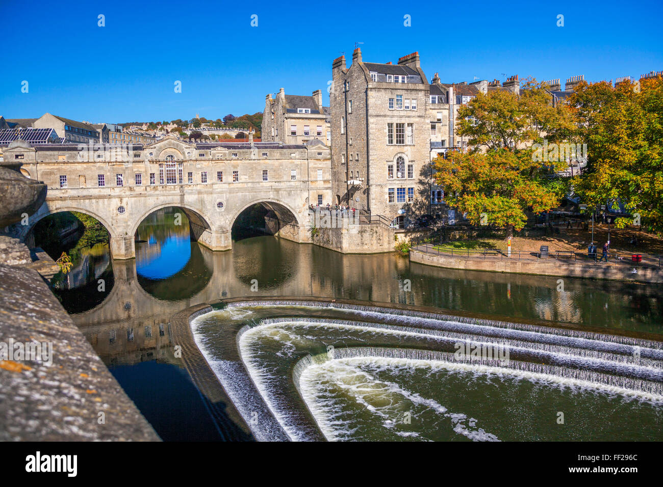 Bath Weir and Pulteney Bridge on the River Avon, Bath, UNESCO World ...