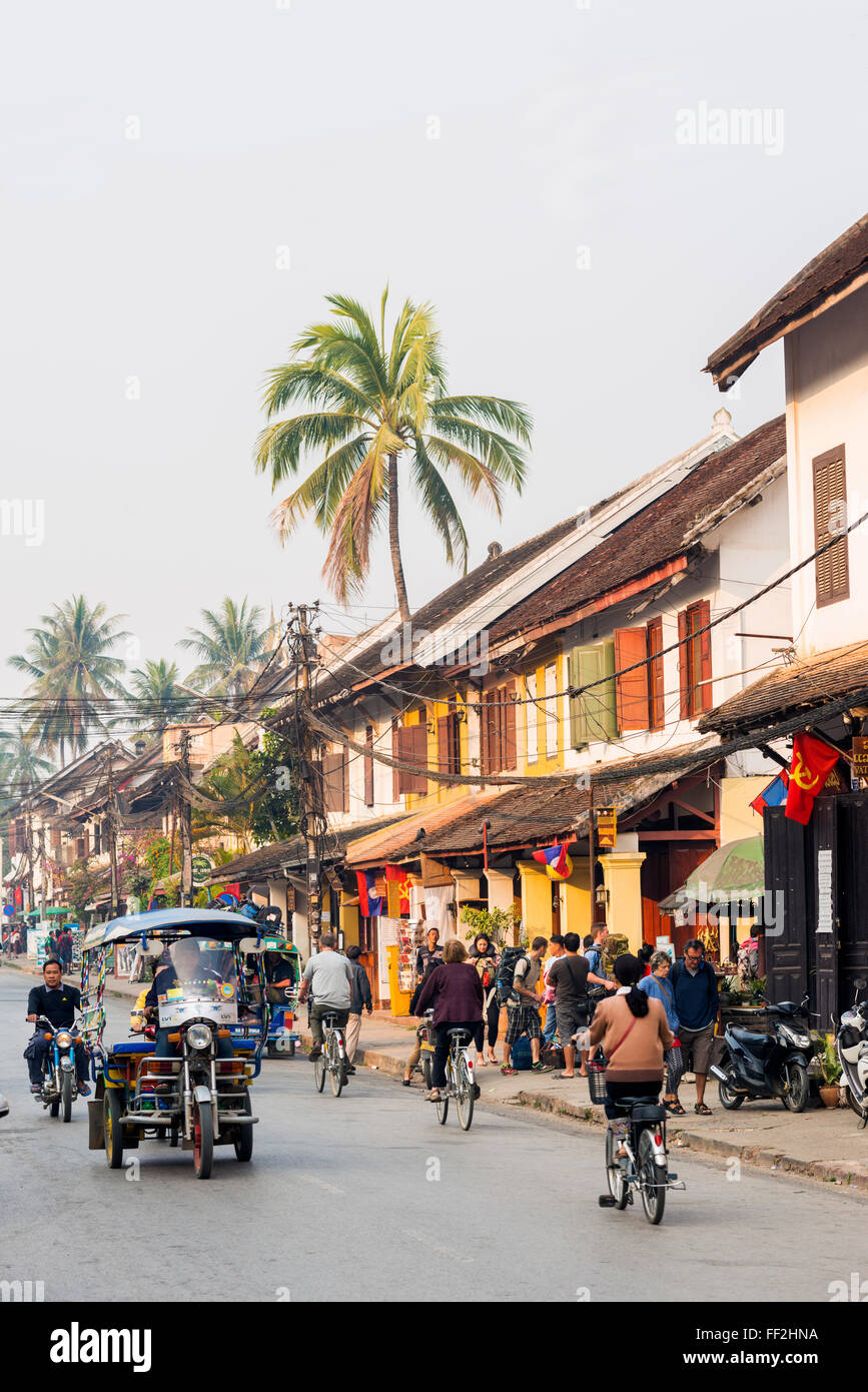 Southeast asian street scene hi-res stock photography and images - Alamy